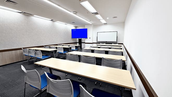 BL会議室 池袋西口店 RoomD 最大21名収容【池袋駅徒歩2分!大型モニター常設でセミナー・研修におすすめ】の写真3