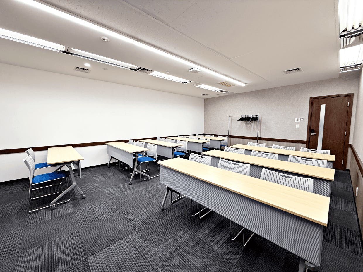 BL会議室 池袋西口店 RoomD 最大21名収容【池袋駅徒歩2分！大型モニター常設でセミナー・研修におすすめ】の写真5