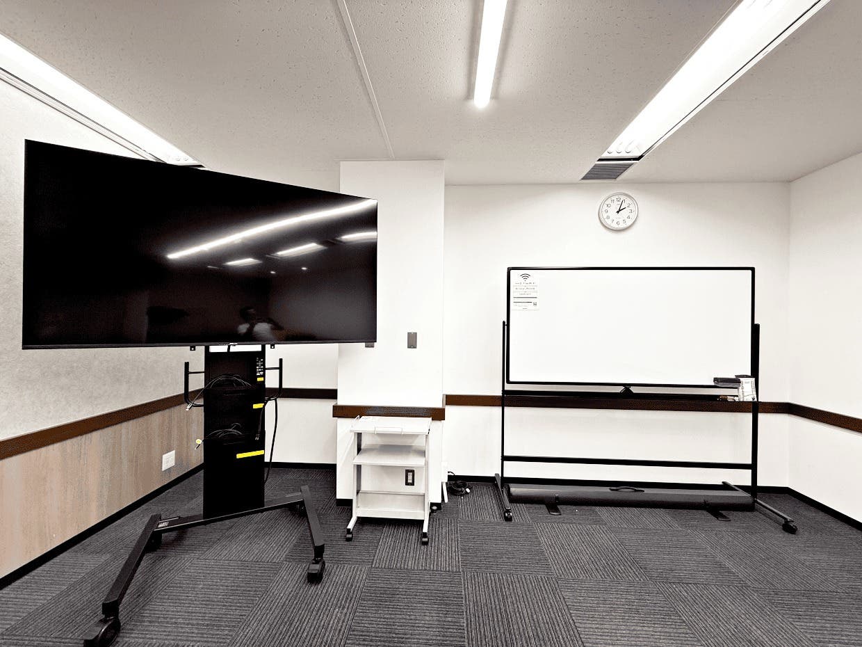BL会議室 池袋西口店 RoomD 最大21名収容【池袋駅徒歩2分！大型モニター常設でセミナー・研修におすすめ】の写真8