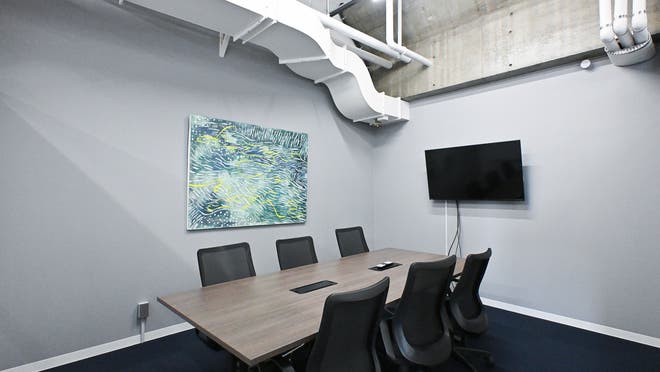 Sunset Office ミーティングブースの写真1