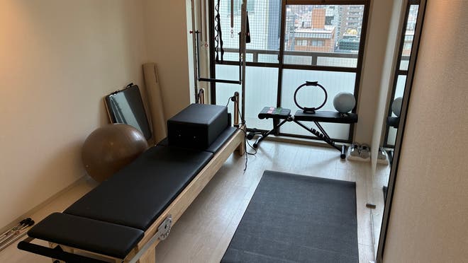 烏丸御池店から徒歩2分のマシンピラティス専門スタジオの写真1