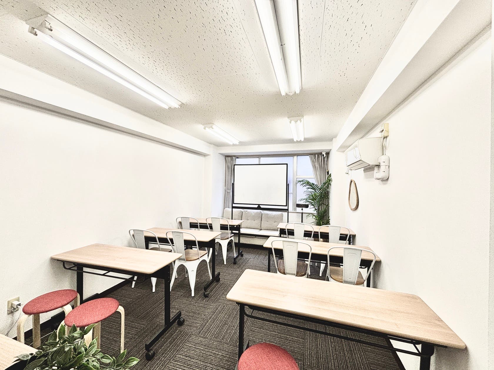 神田駅1分🚃8名＋7名利用🆗全設備無料｜光回線｜土足｜24時間｜プロジェクタ｜冷蔵庫・レンジ｜RoomB[39]の写真8