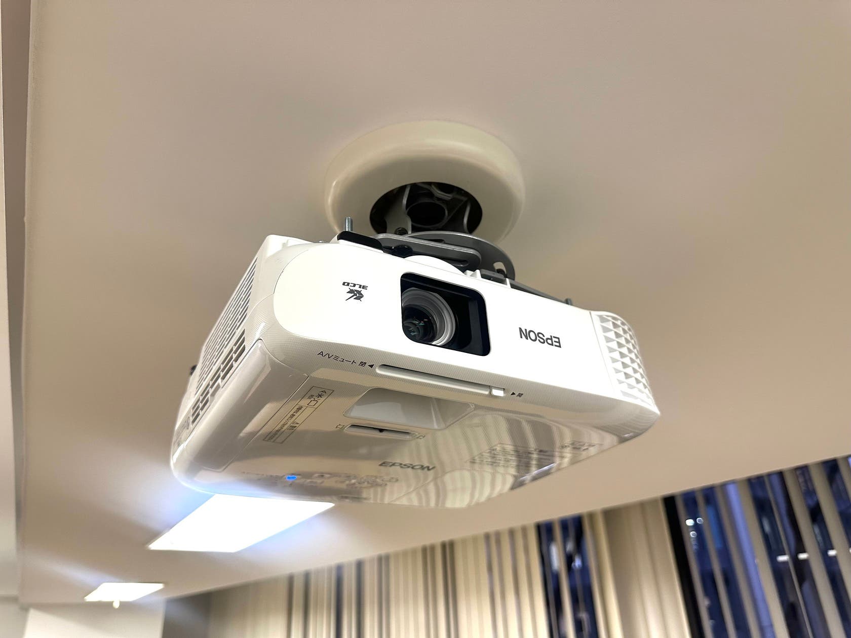 渋谷マークシティ出口を出てすぐ！スタッフ常駐のため安心してご利用いただけます！✨Wi-Fi有り⭐️【18名セミナールーム】⭐️の写真5