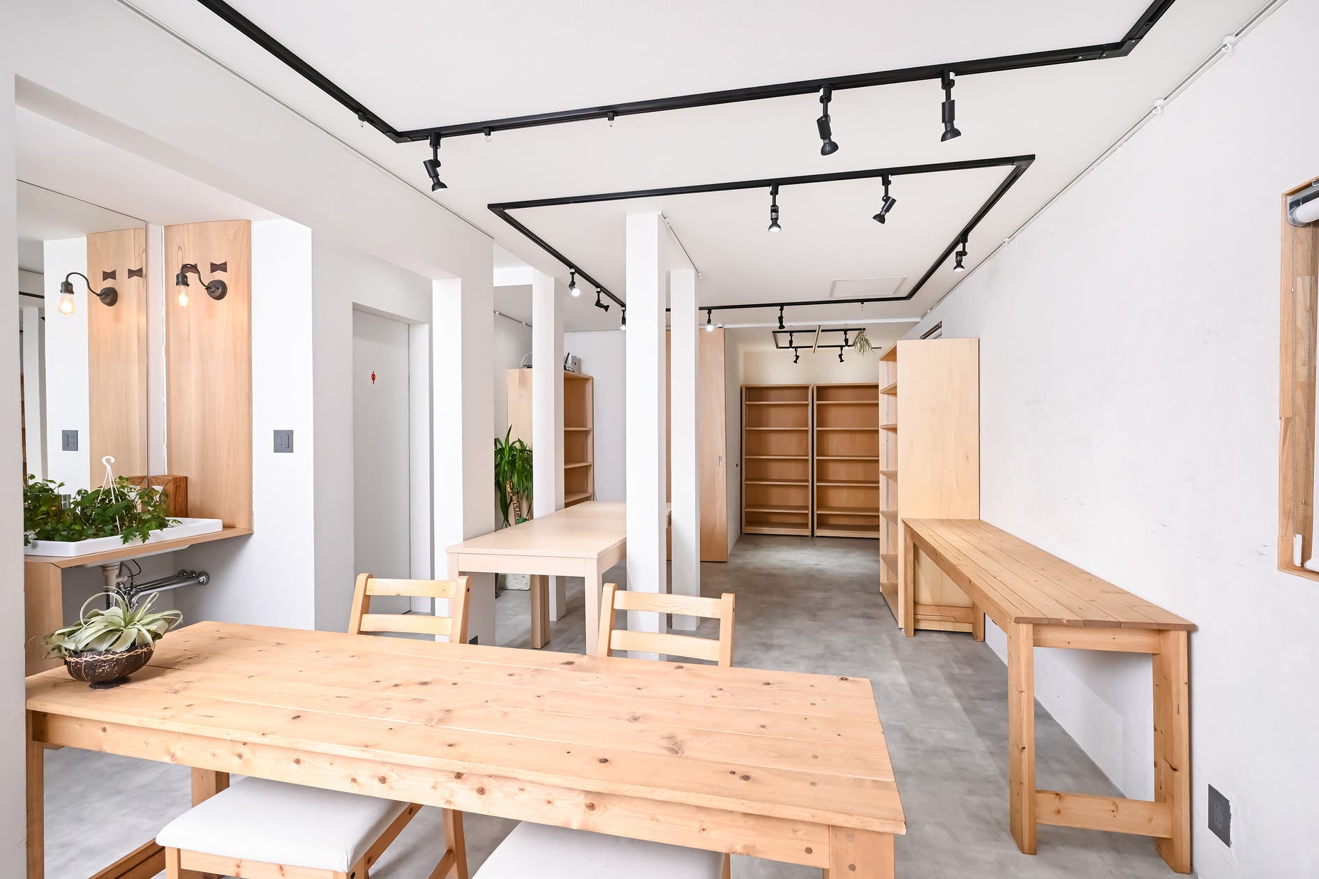 年末年始キャンペーン🎍吉祥寺駅徒歩7分｜ポップアップショップ・ワークショップ・アパレル販売　おしゃれで綺麗な白壁の写真1