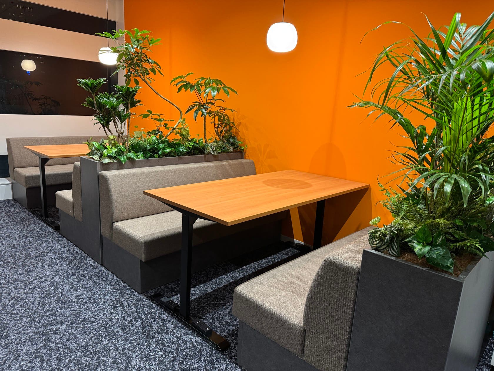 大阪梅田徒歩3分！景色の良い広々とした快適な自習・テレワーク空間の写真4