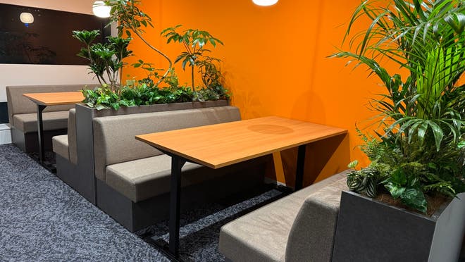 大阪梅田徒歩3分!景色の良い広々とした快適な自習・テレワーク空間の写真4