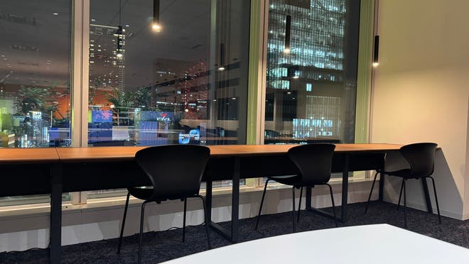 大阪梅田徒歩3分!景色の良い広々とした快適な自習・テレワーク空間の写真8