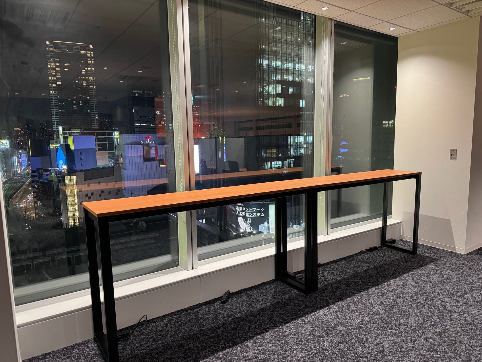 大阪梅田徒歩3分！景色の良い広々とした快適な自習・テレワーク空間の写真9