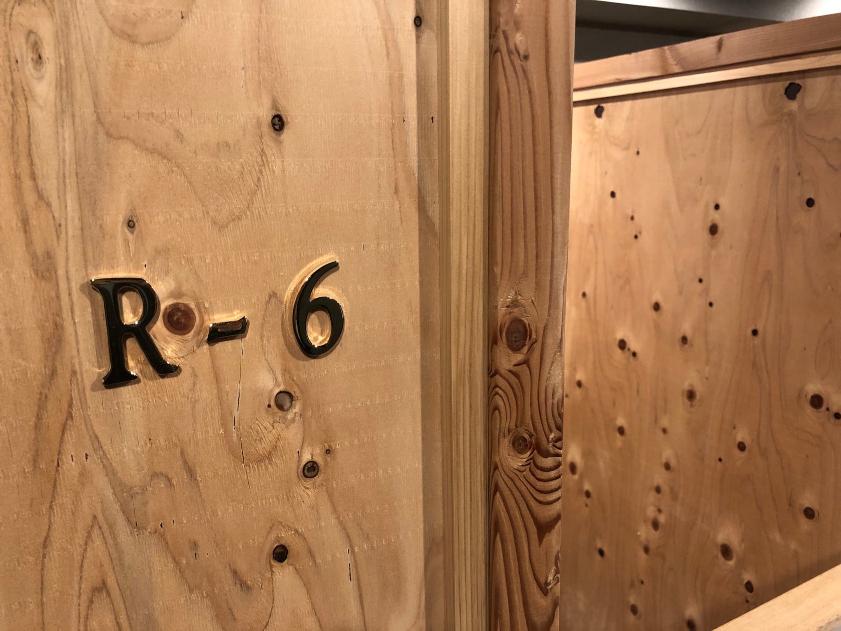 大荷物もおける！鍵付きひろびろ個室ブース！駅徒歩２分【神戸駅前スキマ / 1名】（8階R-６）の写真5