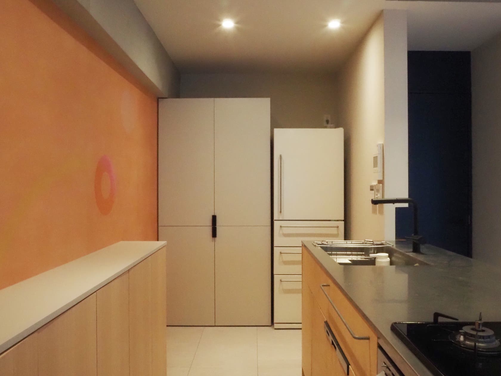 【上野/浅草エリア】温もりある北欧風ヴィンテージ空間🏠｜ポートレート・料理撮影に最適🎬 |🎥白壁デザイン空間 /駅近3分の写真4