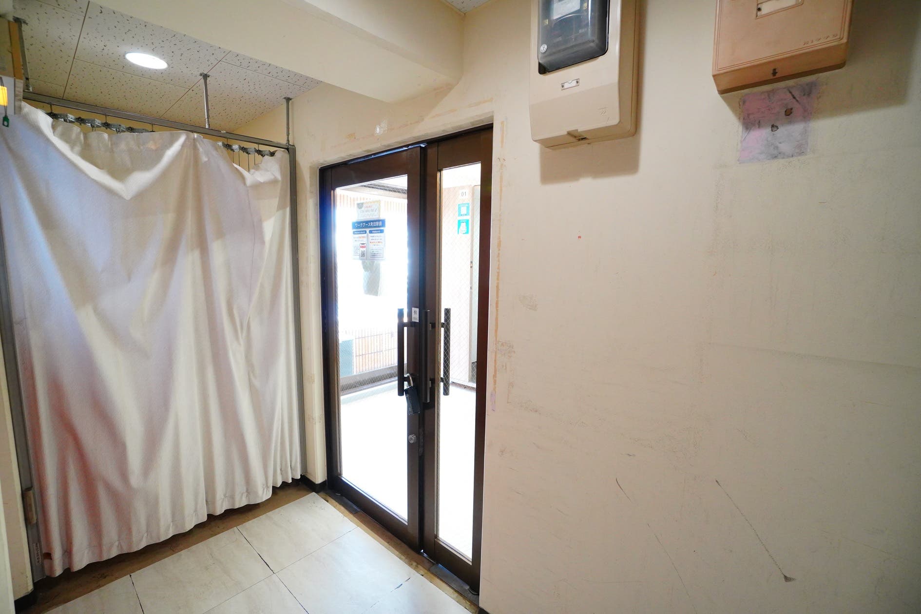 ＜ワークブース町田駅前No.4＞町田駅徒歩2分✨完全個室🚪Wi-Fi📶モニター🖥️電源🔌テレワーク/面接/自習/作業の写真6