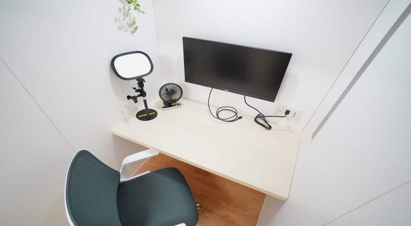 ＜ワークブース町田駅前No.5＞町田駅徒歩2分✨完全個室🚪Wi-Fi📶モニター🖥️電源🔌テレワーク/面接/自習/作業