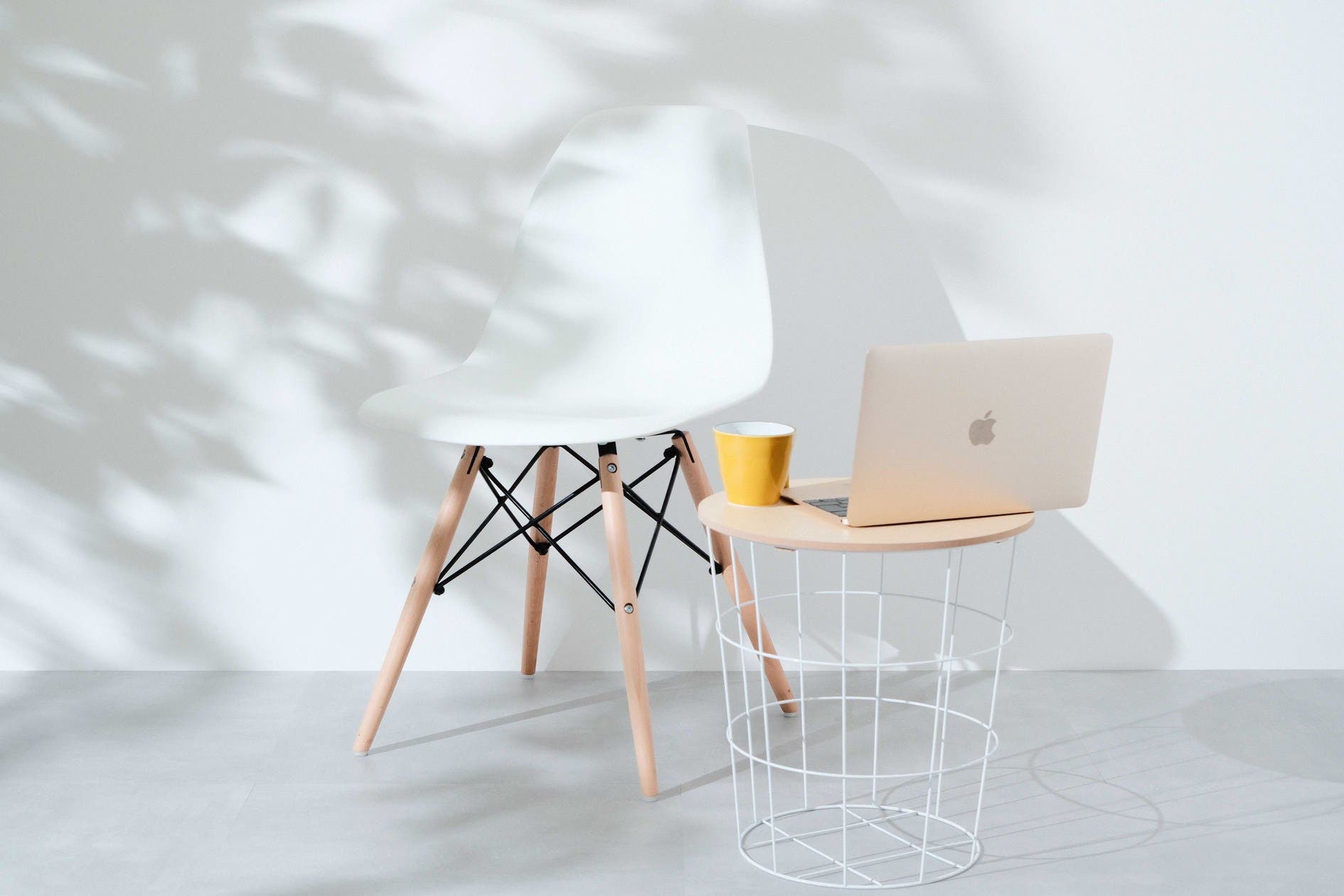 【博多駅】より700ｍ(徒歩8分)の好立地にあるR白ホリスタジオLOOP HAKATAです。の写真1