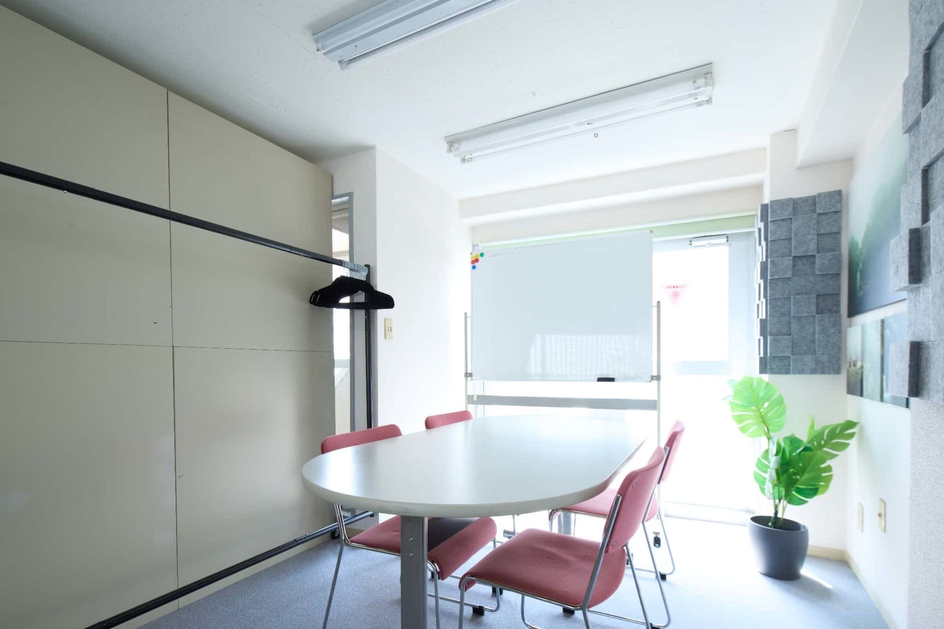 [最大40名収容可]藤沢駅南口徒歩5分 100インチスクリーン！映画鑑賞会/推し活/会議/セミナー/タコパの写真13