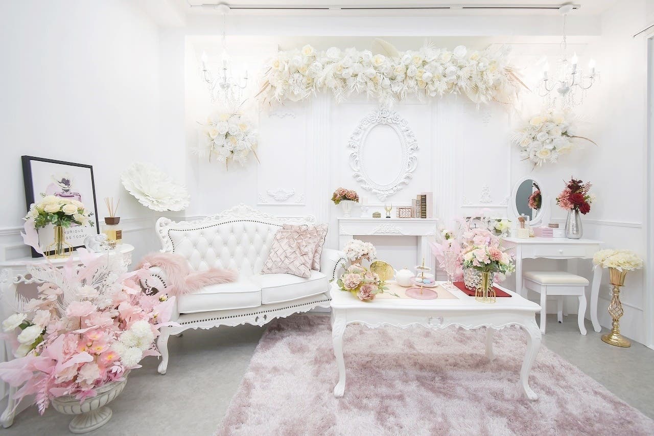 【浅草橋撮影スタジオ】王朝風姫系×オトナ可愛いピンク×エレガントの3ゾーンで撮影｜推しの生誕祭｜コスプレ｜ポートレートに最適の写真4