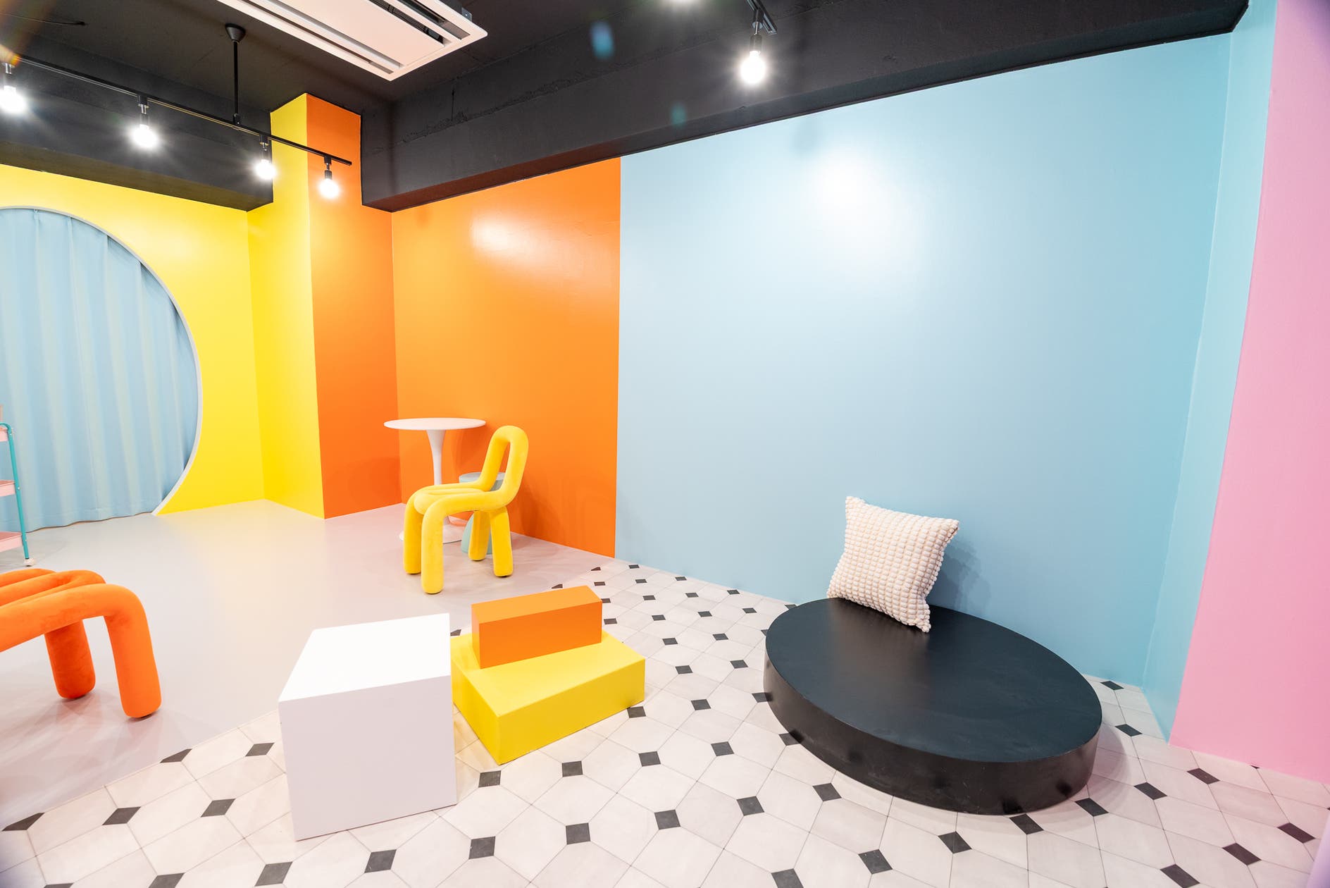 フォトジェニックなスタジオ✨撮影機材無料｜京成小岩駅1分｜背景×6｜ポートレート｜コスプレ撮影｜推し誕生祭の写真9