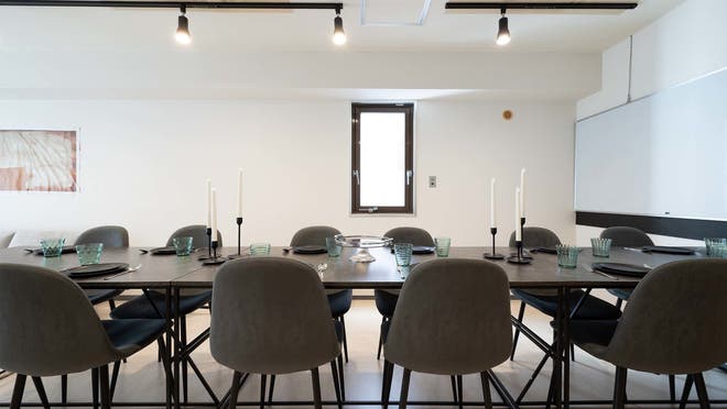 新宿西口3分/西武新宿駅6分大久保駅5分新宿駅5分✨YOYO新宿❣️パーティー・セミナー・イベント【27名着席可】の写真27