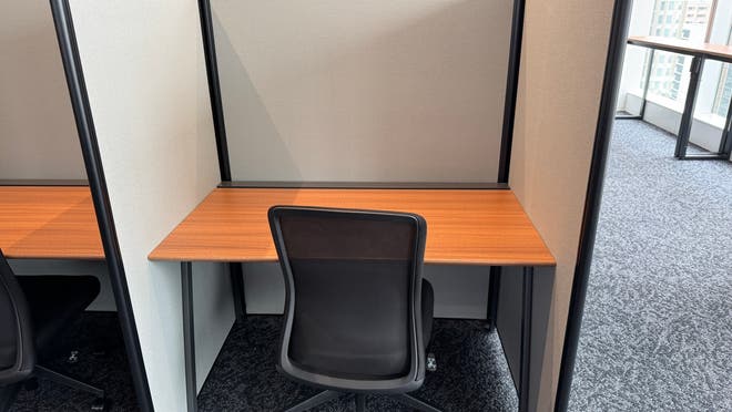 大阪梅田徒歩3分!景色の良い広々とした快適な自習・テレワーク空間の写真11