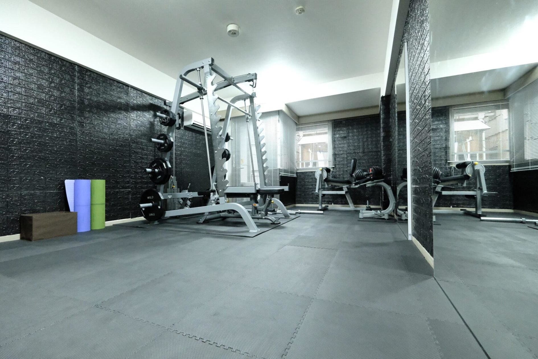 【渋谷駅3️⃣分㊗️1時間最大2079円】▶スミス&バーベル▶34㎡▶ 最安挑戦▶ 徹底清掃▶清潔シャワー無料の写真11