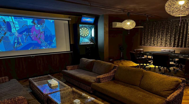 【FAMILYPOT 渋谷店🆕OPNE🎉】駅徒歩3分 本格ポーカーテーブル、ダーツ、ボードゲームもあるバリ風スペース