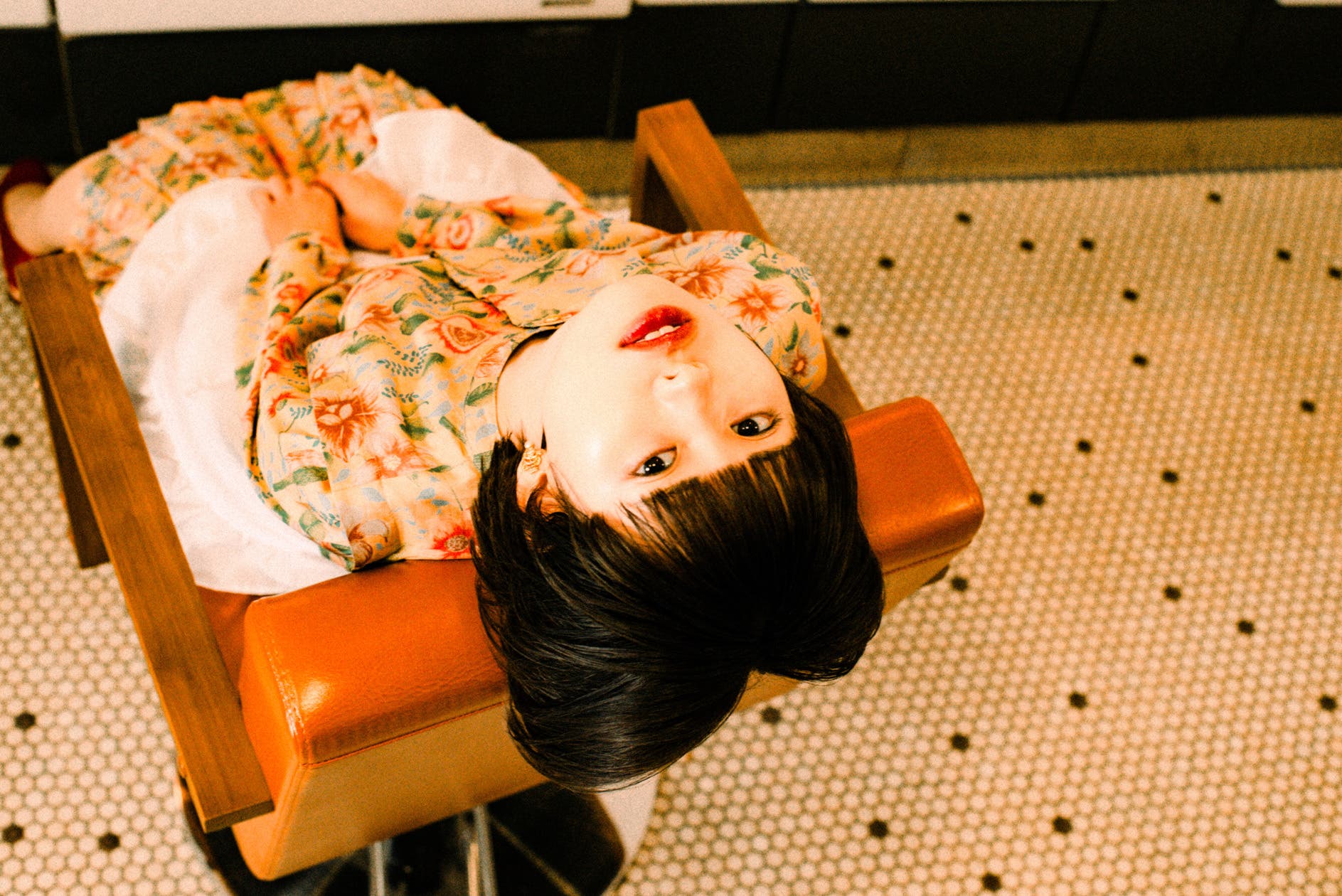 【目黒/西小山/レトロ×アンティーク美容室スタジオ】床屋モチーフ/背景スタンド/照明機材/ゴミ捨ておまかせの写真5