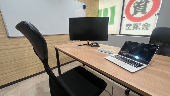 【赤坂見附駅すぐ】 モニター有の"広い"1名個室◎880円/1時間<RoomB>の写真1