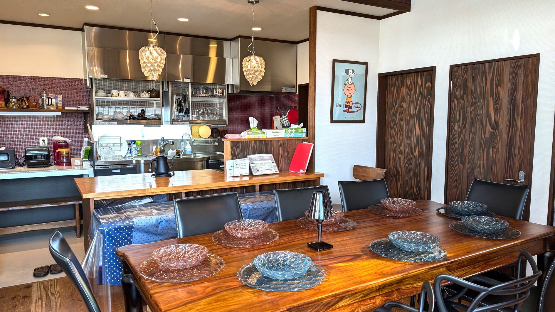 まるごと戸建て貸切✨広々キッチン✨Wi-Fi✨ウッドデッキ・庭✨24時間✨スピーカー🎵各種VOD｜YouTube_408の写真2