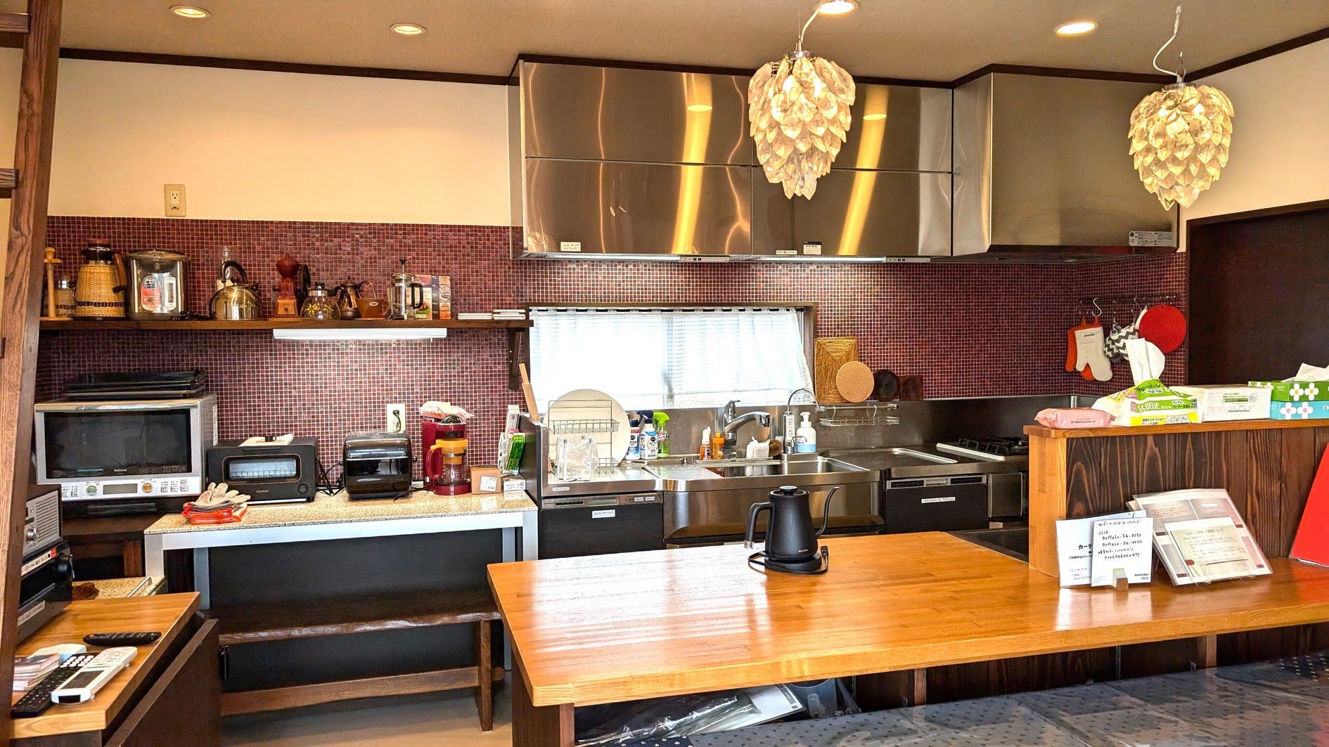 まるごと戸建て貸切✨広々キッチン✨Wi-Fi✨ウッドデッキ・庭✨24時間✨スピーカー🎵各種VOD｜YouTube_408の写真5