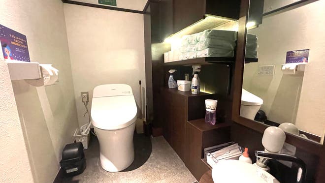 【赤坂見附駅すぐ】 モニター有の"広い"1名個室◎880円/1時間<RoomB>の写真7