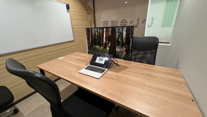 【赤坂見附駅すぐ】 モニター有の"広い"1名個室◎880円/1時間<RoomC>の写真3