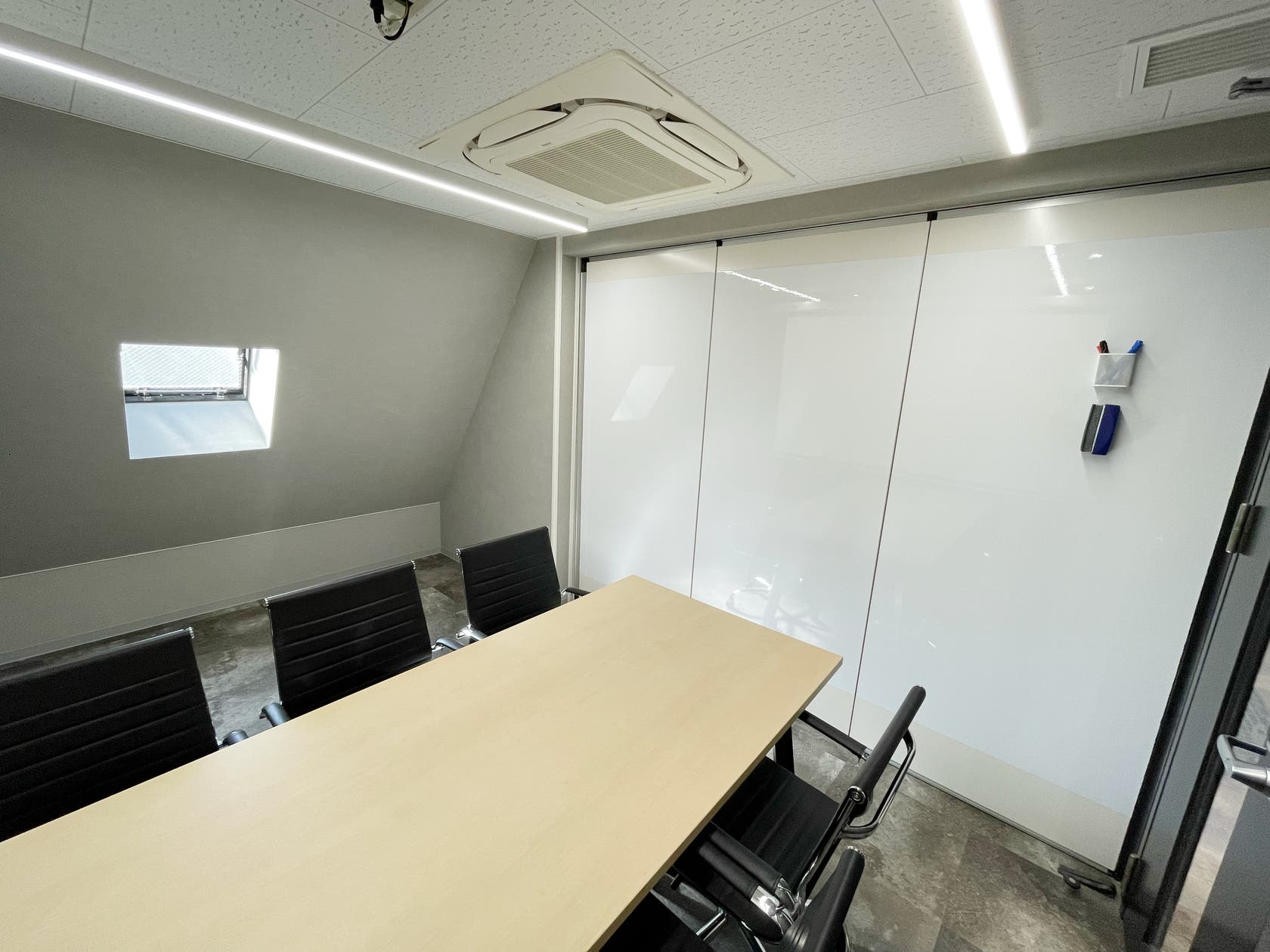 【¥1,000/1h｜工事期間限定】上野駅すぐ・モニター＆プロジェクターあり　6名会議室Bの写真11