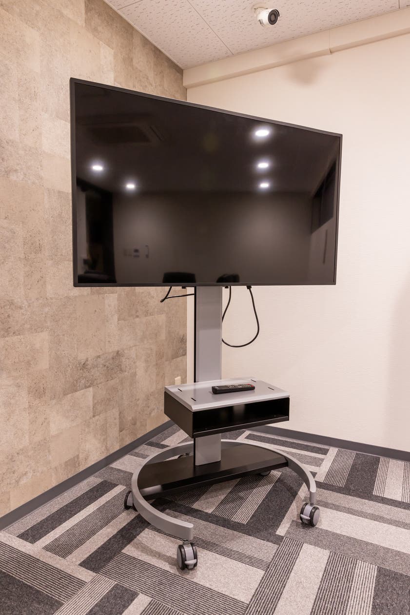 富山市民病院近く！無料駐車場🅿️完備、大型モニター🖥️、無料Wi-Fi！会議やボードゲームに🌟無料パター練習も♪の写真6