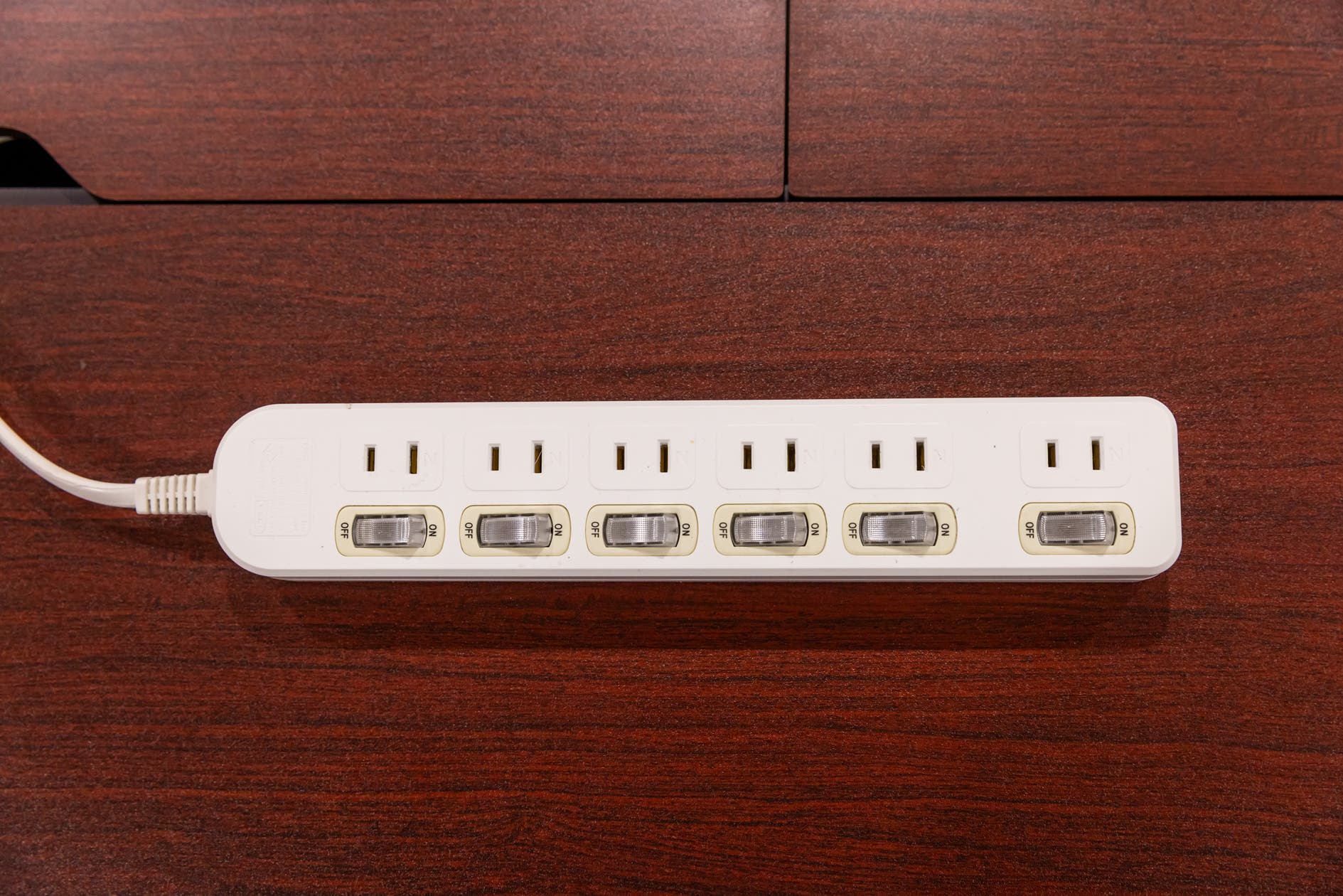 富山市民病院近く！無料駐車場🅿️完備、大型モニター🖥️、無料Wi-Fi！会議やボードゲームに🌟無料パター練習も♪の写真8