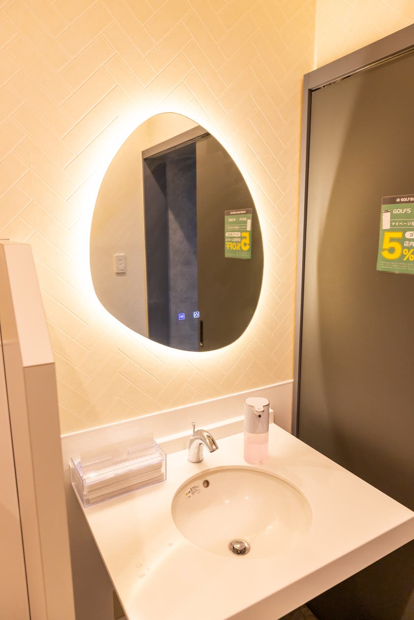 富山市民病院近く！無料駐車場🅿️完備、大型モニター🖥️、無料Wi-Fi！会議やボードゲームに🌟無料パター練習も♪の写真9