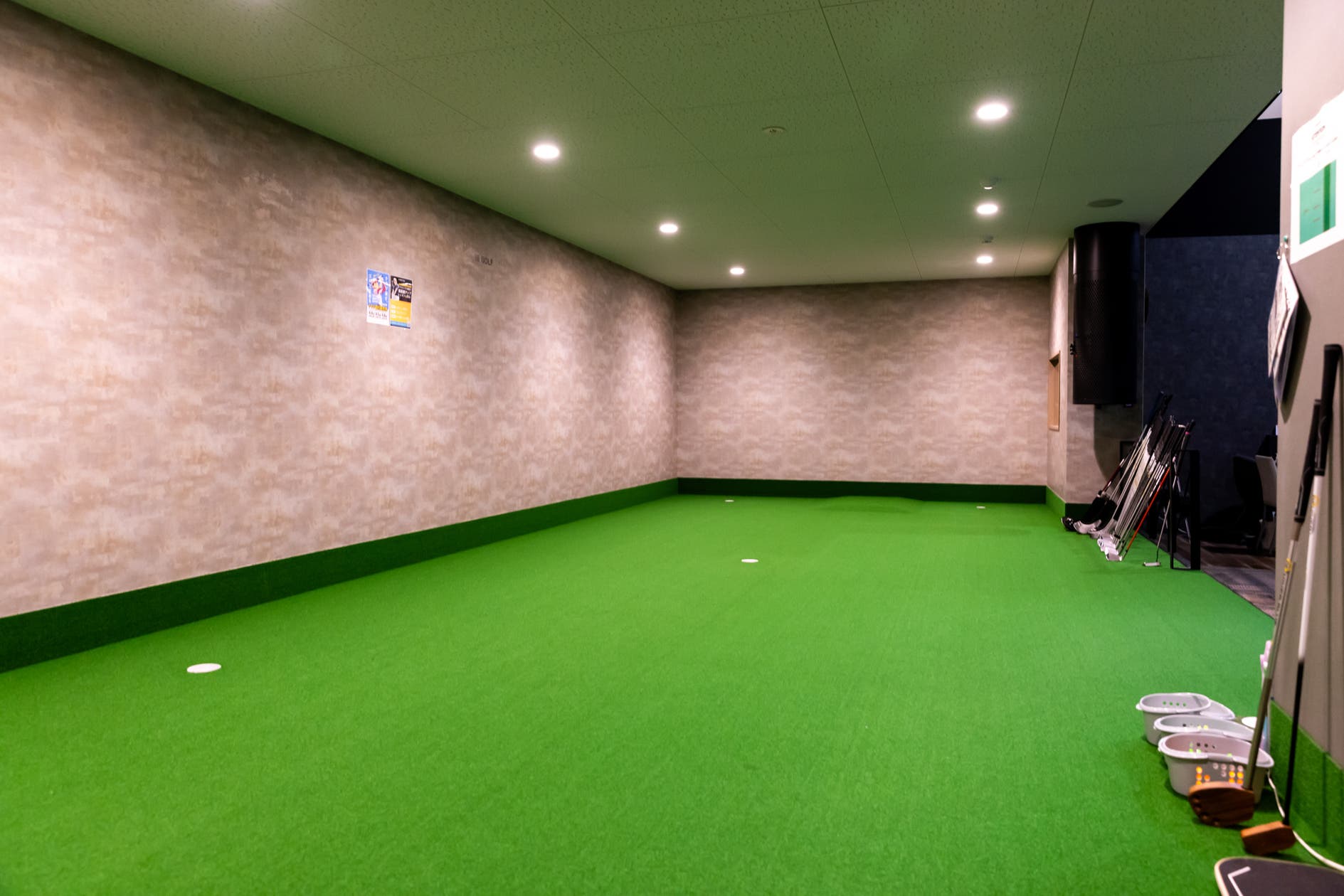 富山市民病院近く！無料駐車場🅿️完備、大型モニター🖥️、無料Wi-Fi！会議やボードゲームに🌟無料パター練習も♪の写真14