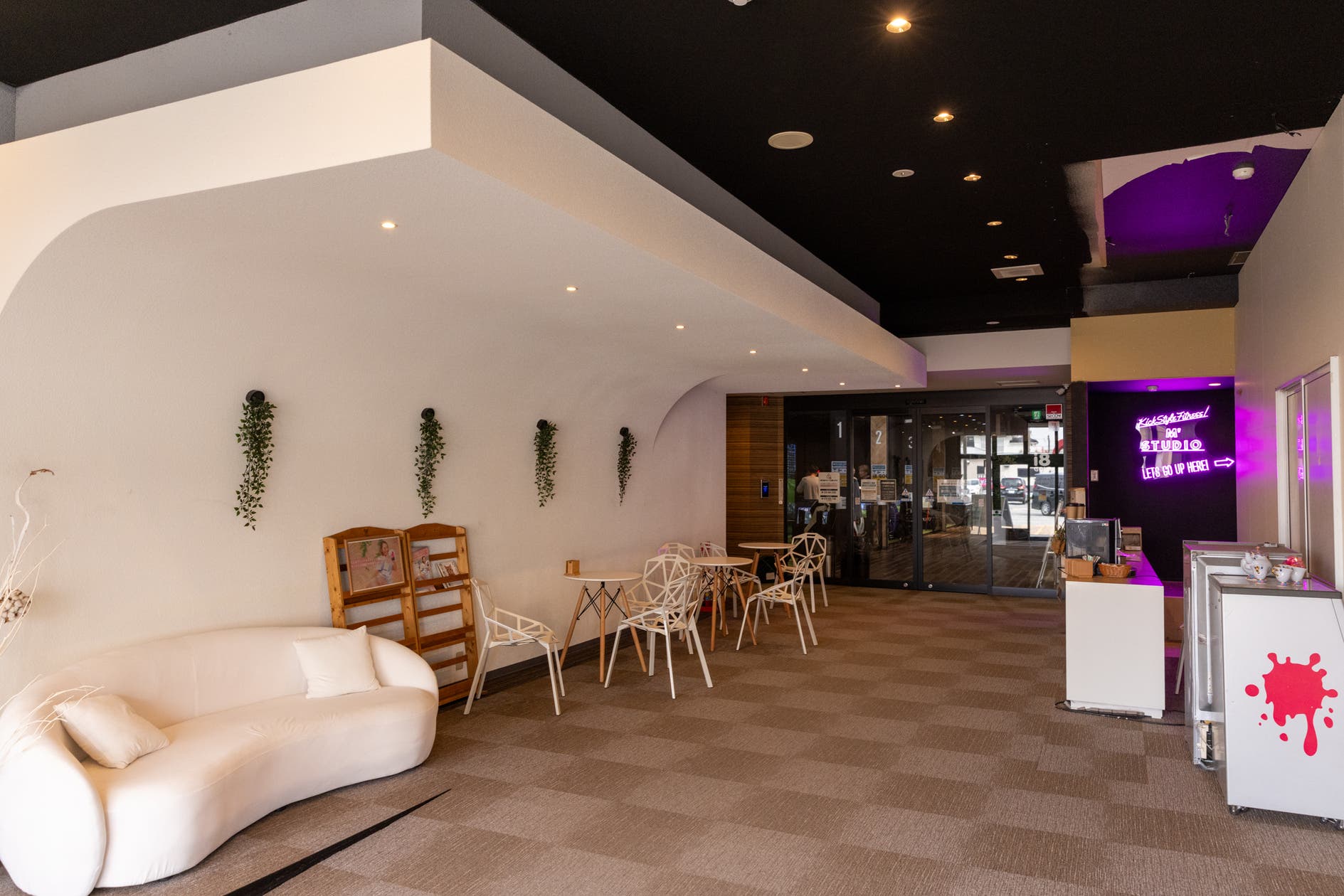 富山市民病院近く！無料駐車場🅿️完備、大型モニター🖥️、無料Wi-Fi！会議やボードゲームに🌟無料パター練習も♪の写真16