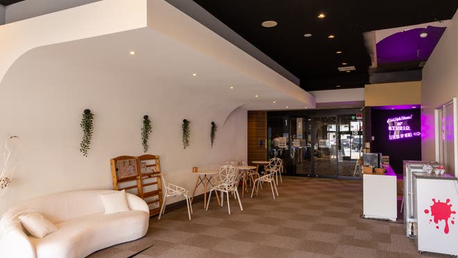 富山市民病院近く!無料駐車場🅿️完備、大型モニター🖥️、無料Wi-Fi!会議やボードゲームに🌟無料パター練習も♪の写真16