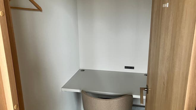 【1時間¥660〜!】1名用テレカンブース(完全個室)の写真1