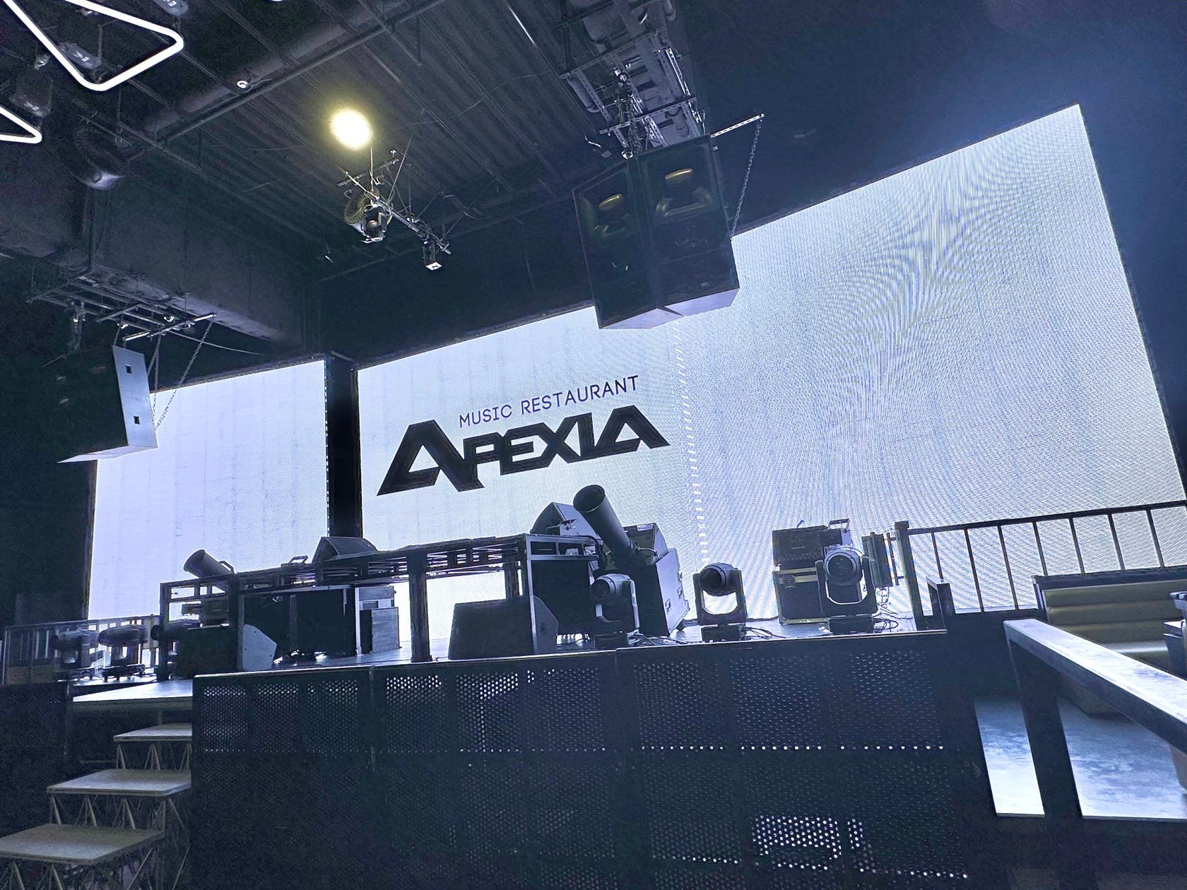 #新宿　#貸切　#大型　#レンタルスペース　#LED #500名　#100人以上の写真9