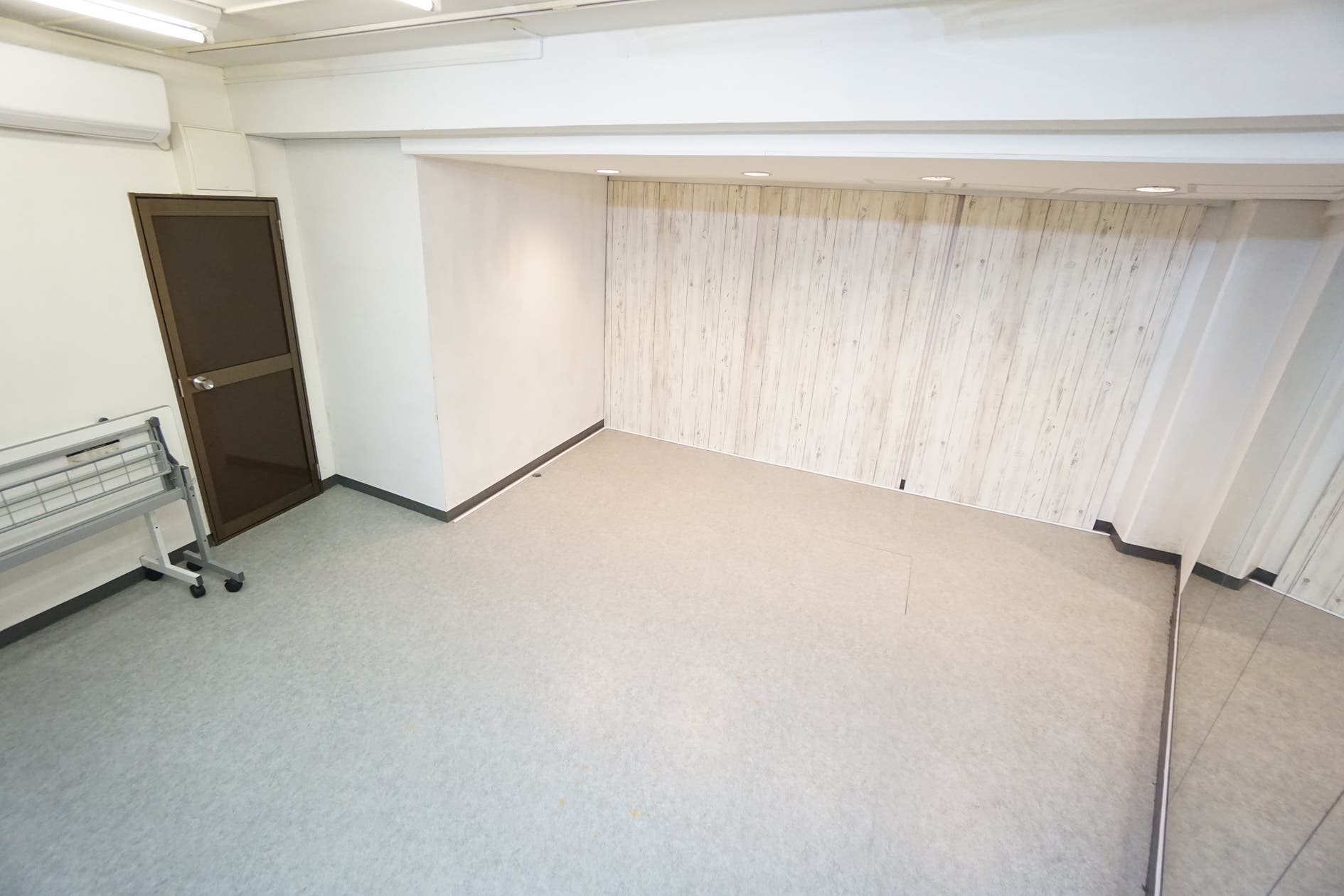 休日値下げ‼️＜スタジオルミエル A Studio＞新板橋駅徒歩3分🚃24時間⏰大型鏡💃背景ボード📸ダンス/撮影/楽器/レッスンの写真4