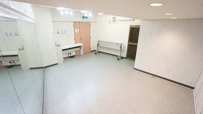 休日値下げ‼️<スタジオルミエル A Studio>新板橋駅徒歩3分🚃24時間⏰大型鏡💃背景ボード📸ダンス/撮影/楽器/レッスンの写真5