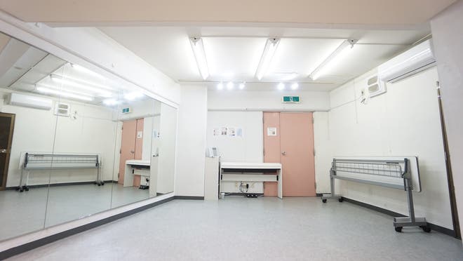 休日値下げ‼️<スタジオルミエル A Studio>新板橋駅徒歩3分🚃24時間⏰大型鏡💃背景ボード📸ダンス/撮影/楽器/レッスンの写真6