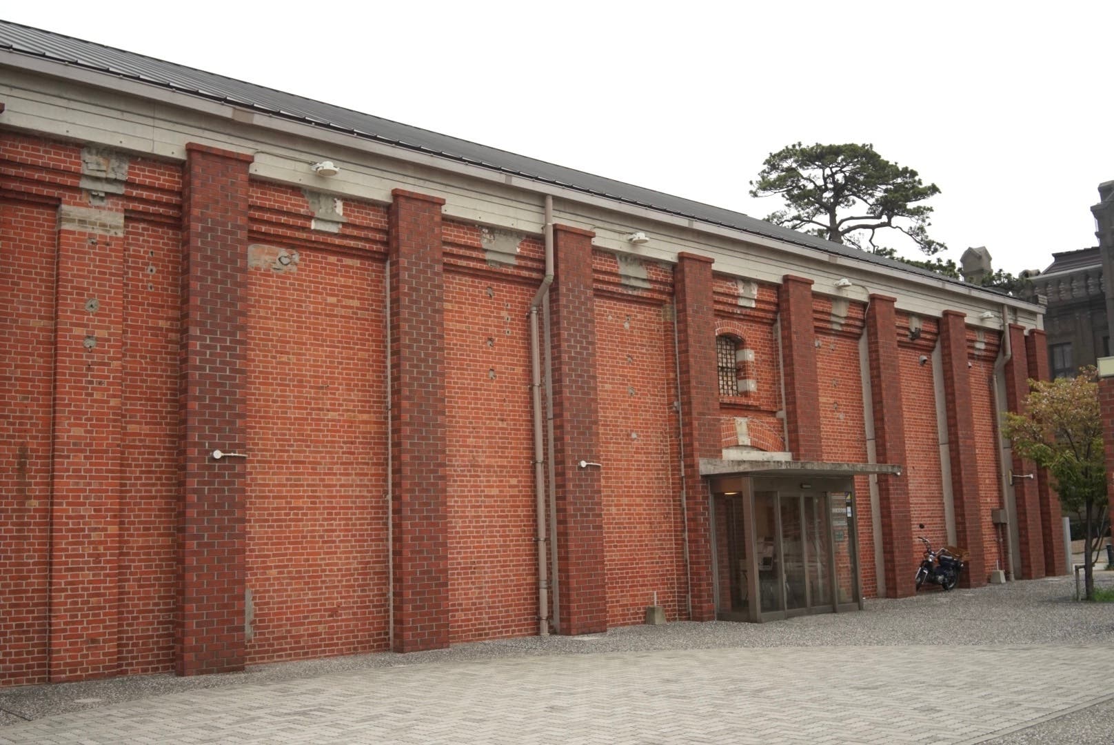 【門司駅から徒歩3分】歴史ある赤煉瓦のレンタルスペースの写真2