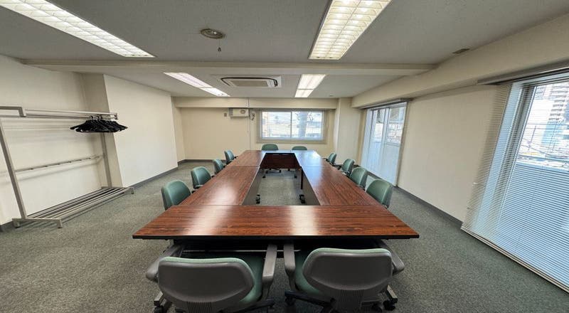 🌟 リロの会議室 板橋本町 3階小会議室 🌟 🚉駅から徒歩3分の好立地　🧭初めてでも安心！スタッフ常駐の会議室🧑‍💼