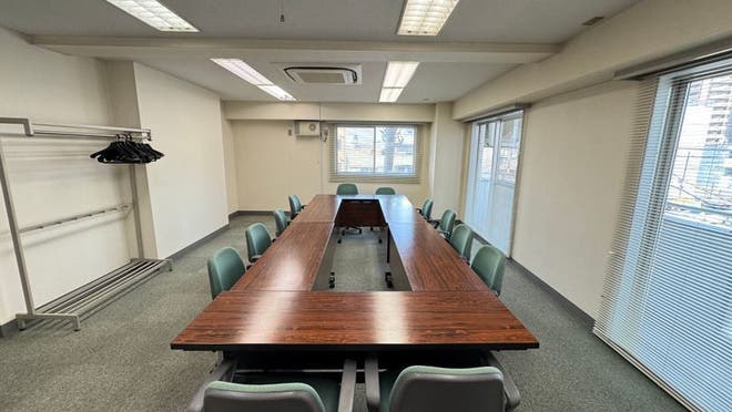 🌟 リロの会議室 板橋本町 3階小会議室 🌟 🚉駅から徒歩3分の好立地 🧭初めてでも安心!スタッフ常駐の会議室🧑💼の写真1
