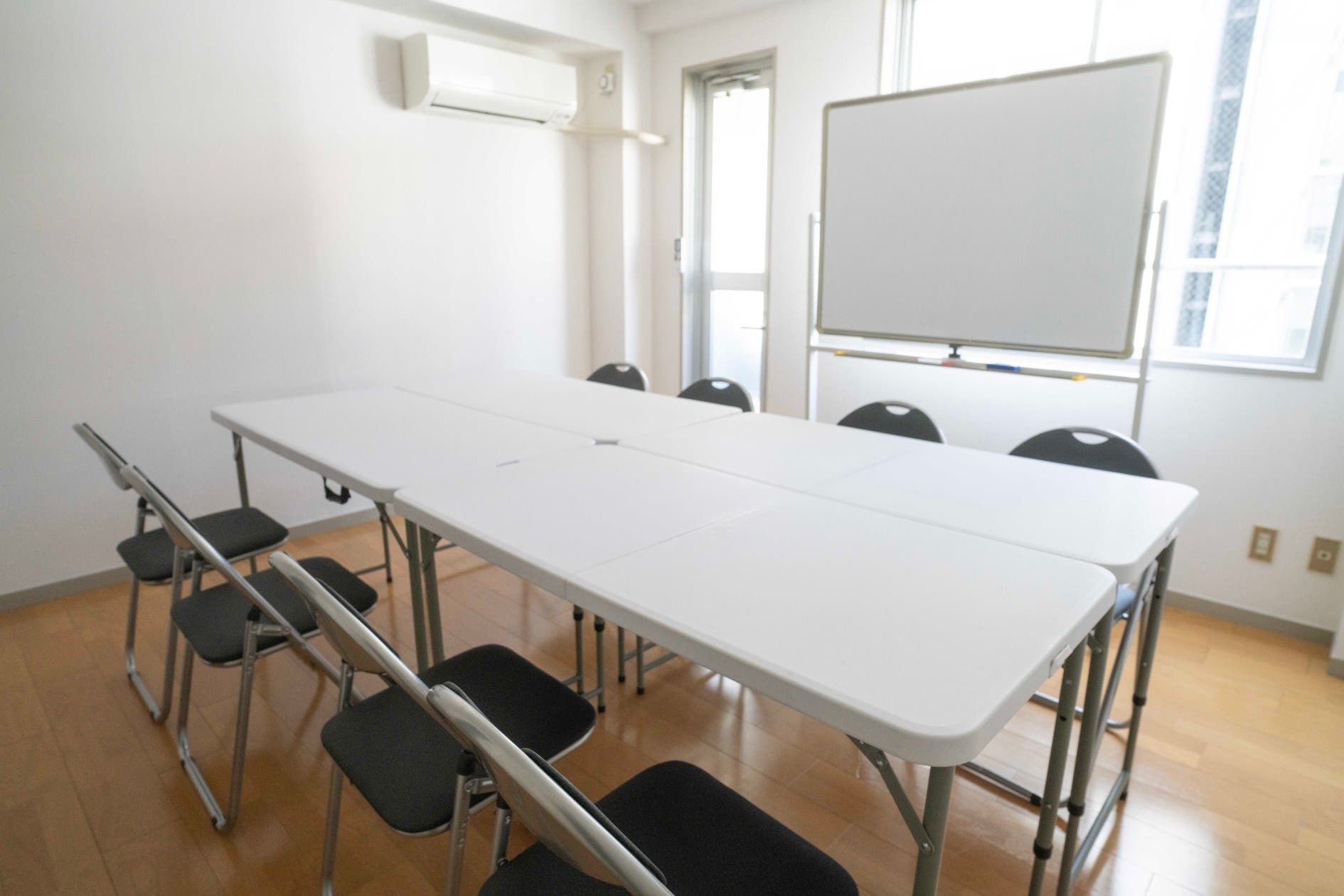 薬院駅最寄りの貸し会議室【会議、面接等に便利】ホワイトボード・施術ベッドの写真16