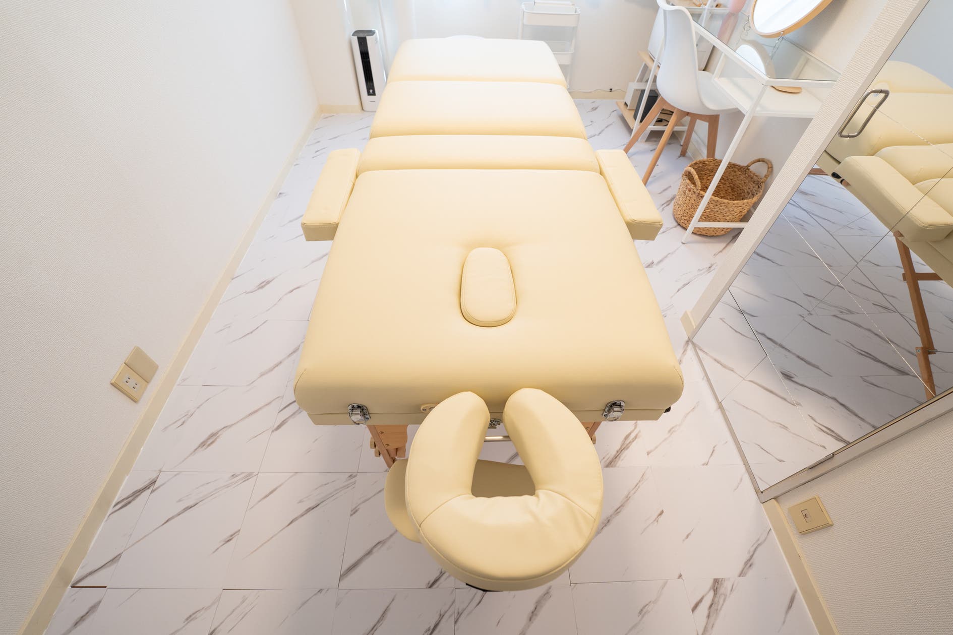 【✨OPEN PRICE✨】阿佐ヶ谷駅2分完全個室レンタルサロン🍃ホワイトを基調としたボタニカルな優しい癒しの空間🕊の写真8