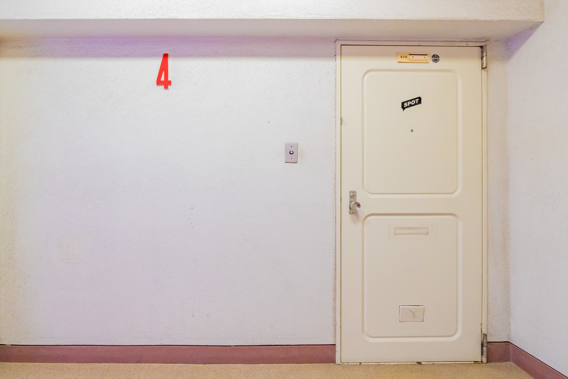 表参道駅徒歩1分の好立地。最大16名利用可能なコンパクトスペースの写真3