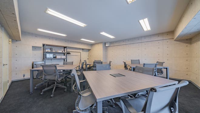 表参道駅徒歩1分の好立地。最大16名利用可能なコンパクトスペースの写真2