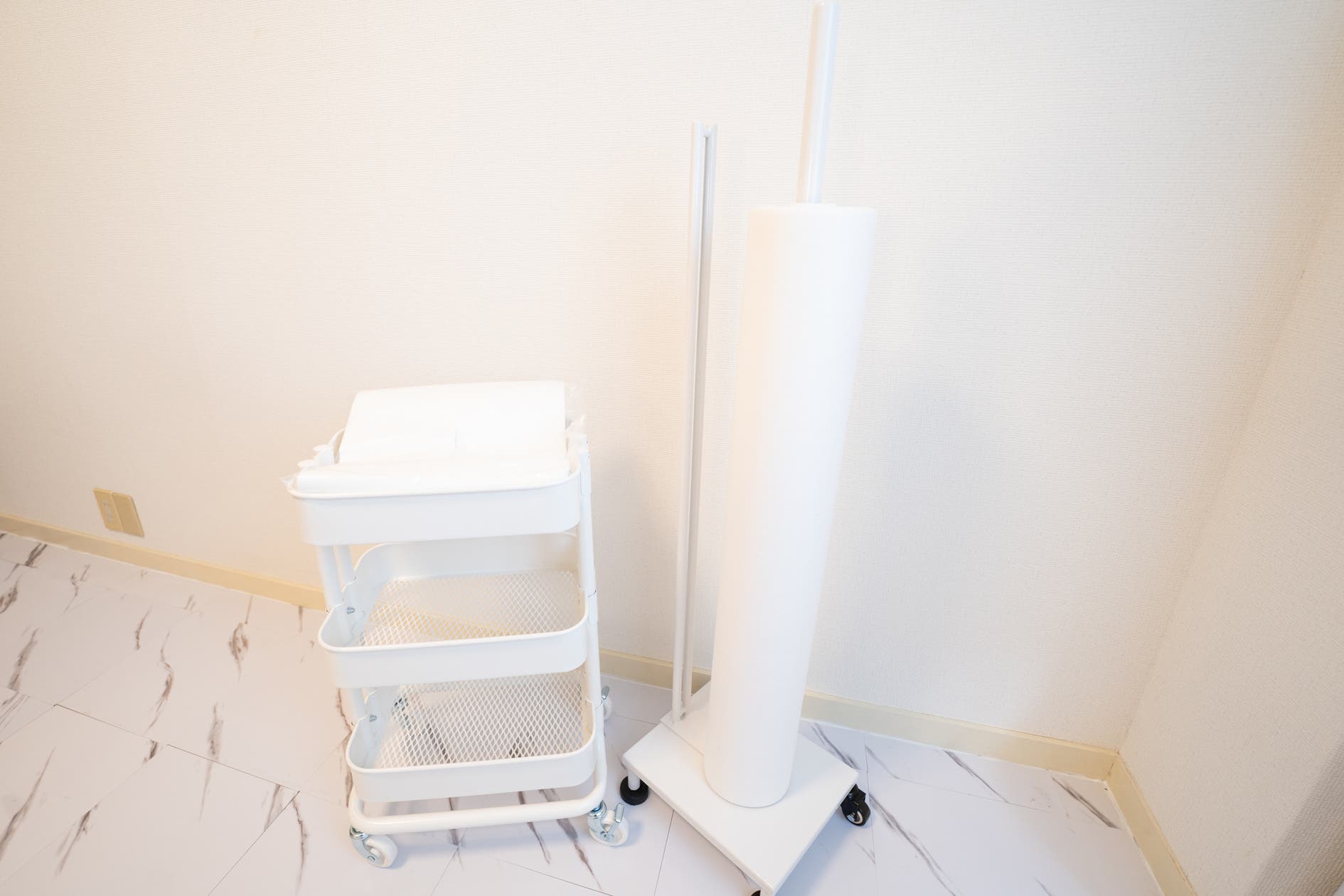 【✨OPEN PRICE✨】阿佐ヶ谷駅2分完全個室レンタルサロン🍃ホワイトを基調としたボタニカルな優しい癒しの空間🕊の写真13